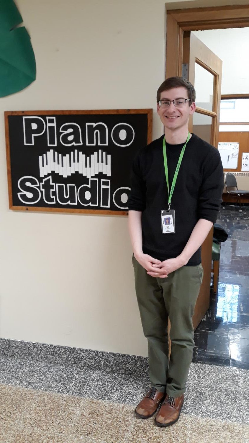 The Master Pianist – White and Blue Press